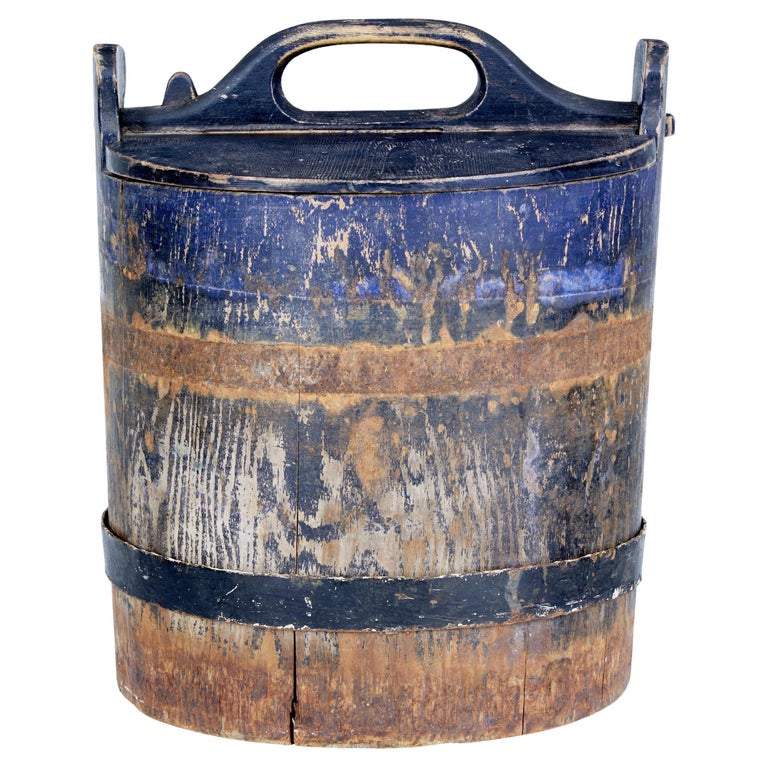 Mid-19th Century Rustic Swedish Pine Storage Container For Sale at 1stDibs