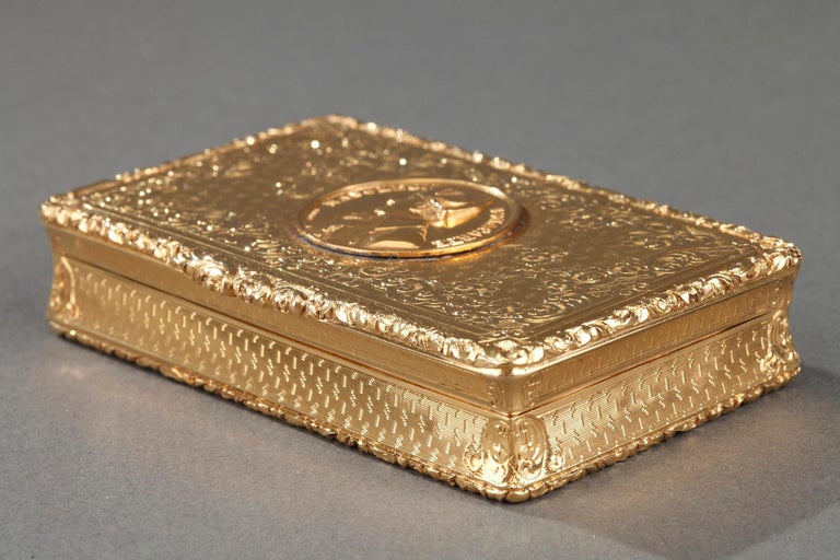 Mid-19th Century Snuff Box with Napoleon Bonaparte Medallion For Sale ...