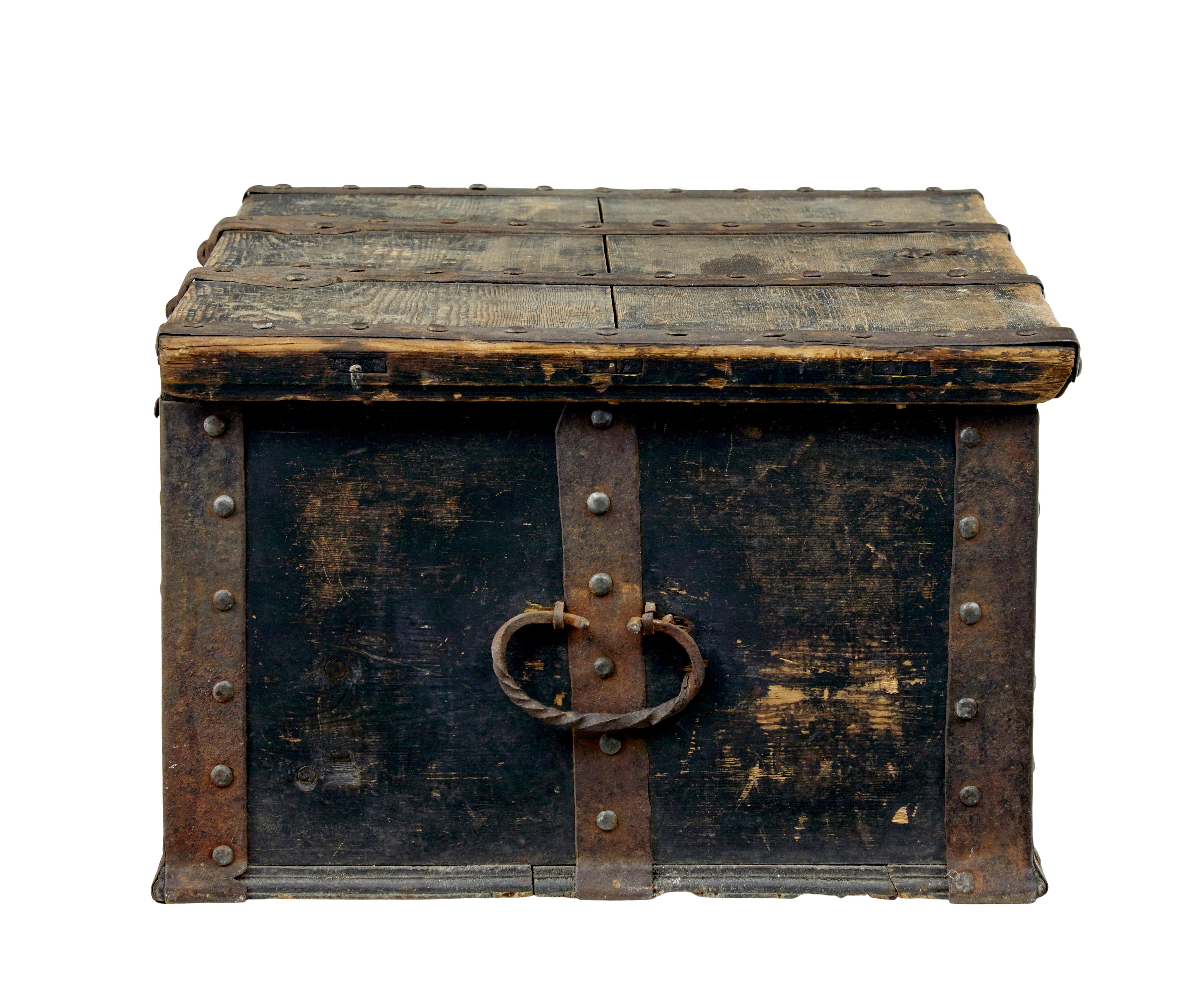 Mid 19th century Swedish hand painted strong box For Sale at 1stDibs