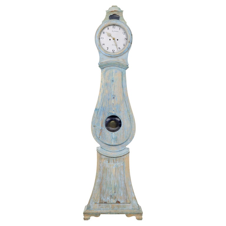 Schwedische Mora-Uhr mit langem Gehäuse aus Kiefer aus der Mitte des 19 ...