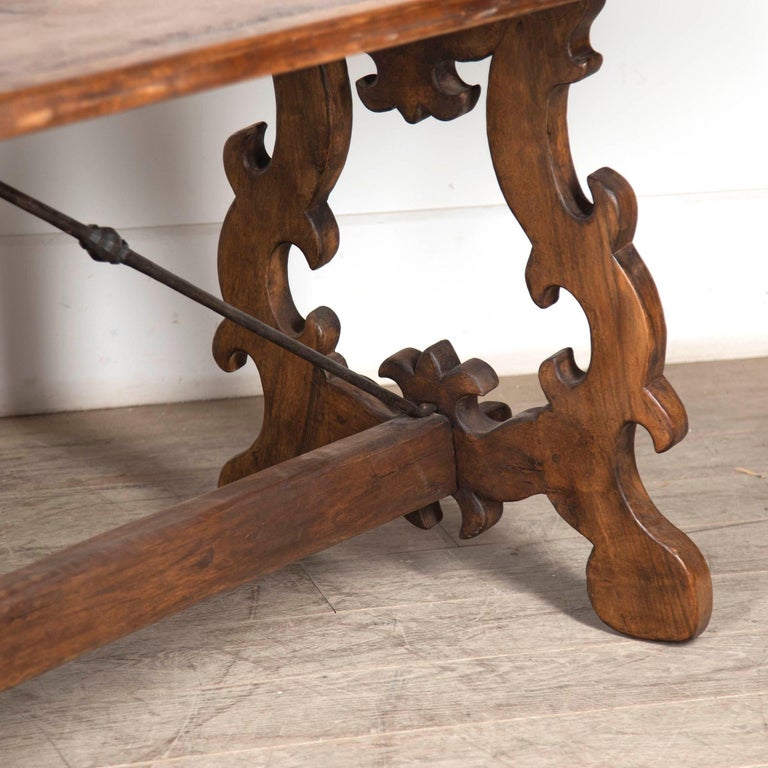 Mid-19th Century Tuscan Dining Table For Sale at 1stDibs