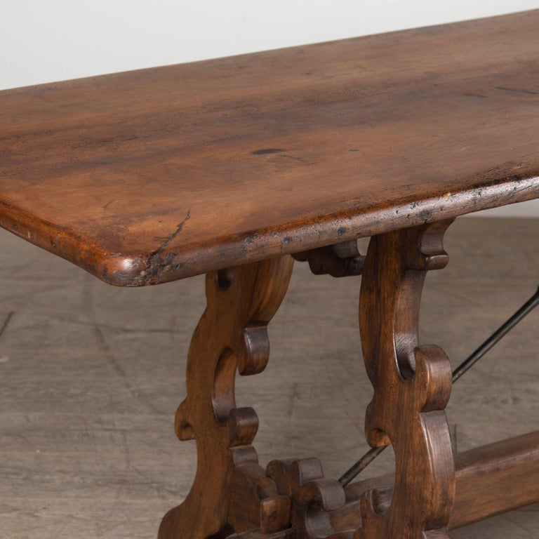 Mid-19th Century Tuscan Dining Table For Sale at 1stDibs