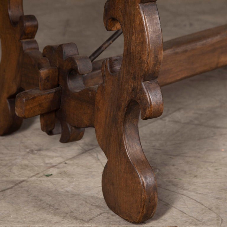 Mid-19th Century Tuscan Dining Table For Sale at 1stDibs
