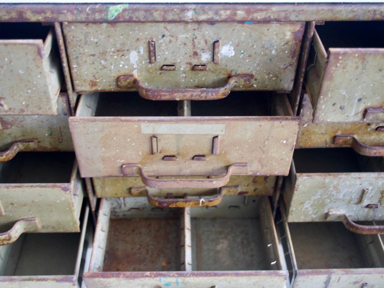 Mid-20th Century Army Green Metal Chest of Drawers For Sale at 1stDibs