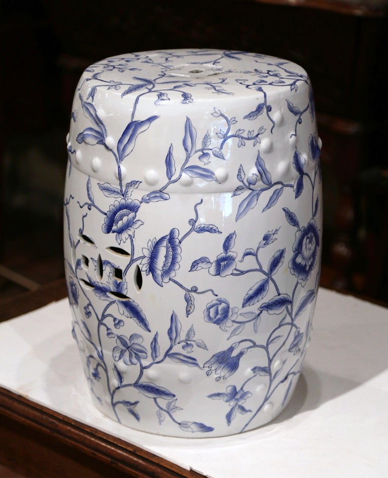 Mid-20th Century Chinese Porcelain Garden Stool with Foliage Decor at ...