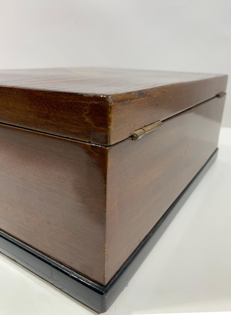 Mid-20th Century Decorative Wooden Box For Sale at 1stDibs