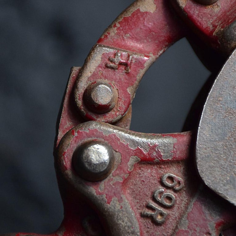 Mid-20th Century English Rope lock Hoist Rhino Sculpture For Sale at ...