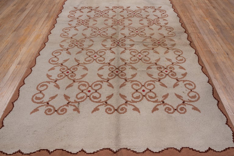 Mid-20th Century European Carpet, Modern Style For Sale at 1stDibs