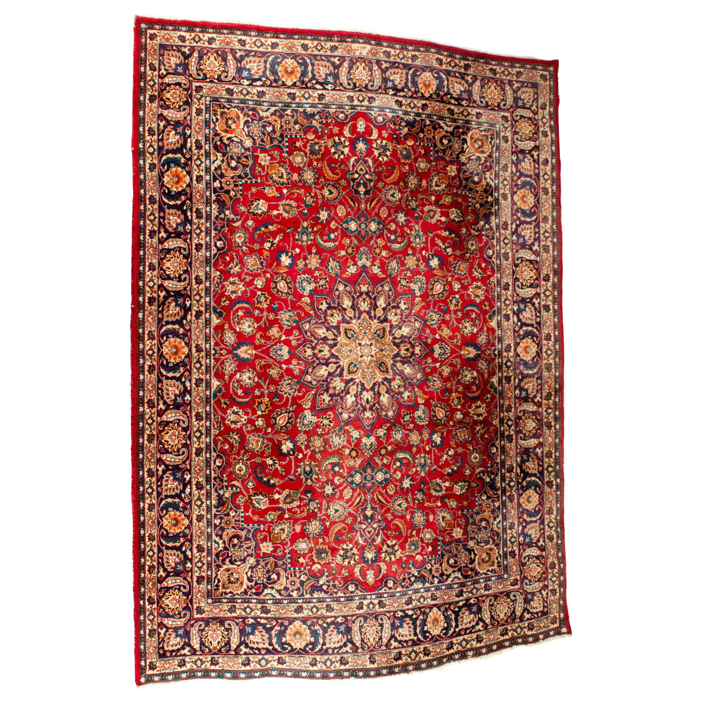 Mid-20th Century Hand Knotted Persian Shiraz Rug For Sale at 1stDibs