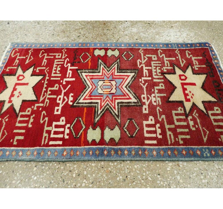 Mid-20th Century Handmade Persian Mahal Throw Rug For Sale at 1stDibs