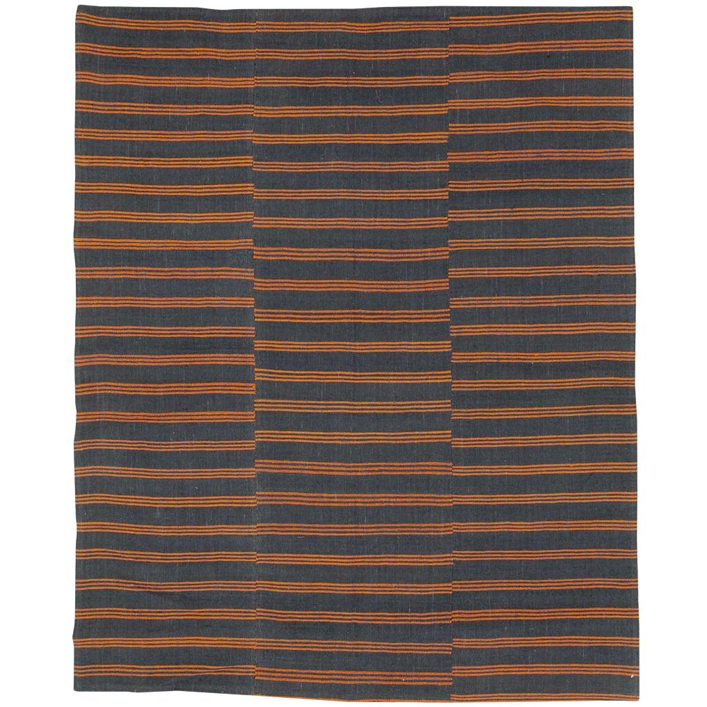 Mid-20th Century Handmade Turkish Flat-Weave Kilim Rug in Charcoal and ...