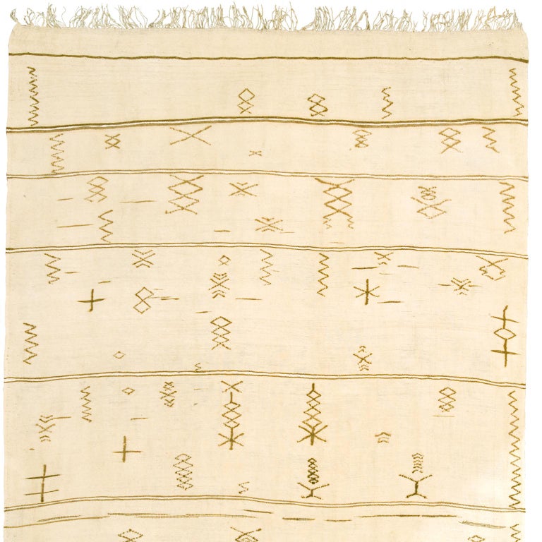 Mid-20th Century Handwoven Moroccan Kilim For Sale at 1stDibs