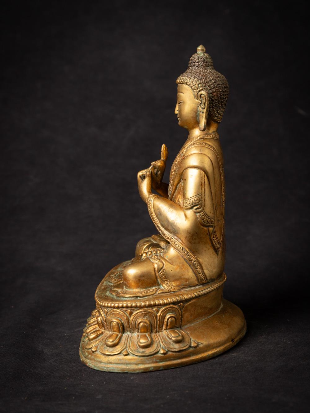 Mid-20th century Old bronze Nepali Buddha statue For Sale at 1stDibs