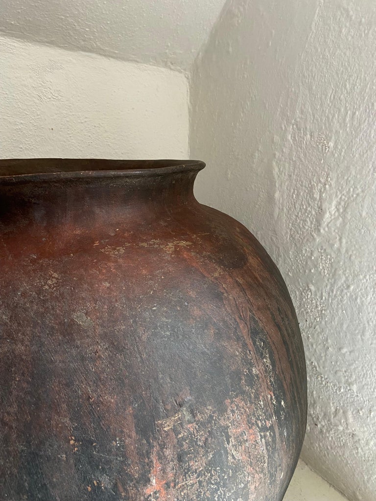 Mid-20th Century Pot from Mexico For Sale at 1stDibs