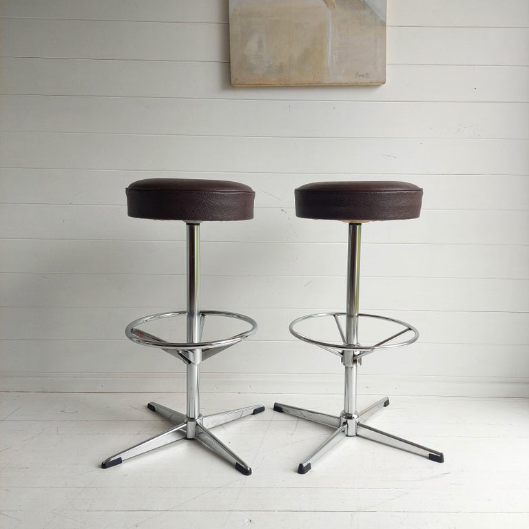 Mid Centruy Chrome and Brown Vinyl Swivel Bar Stools , 1970s Set of 2 ...