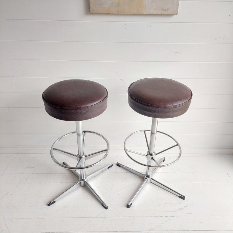 Mid Centruy Chrome and Brown Vinyl Swivel Bar Stools , 1970s Set of 2 ...