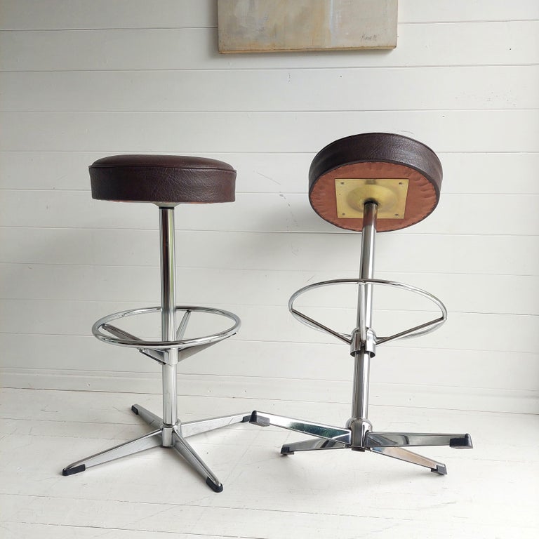 Mid Centruy Chrome and Brown Vinyl Swivel Bar Stools , 1970s Set of 2 ...