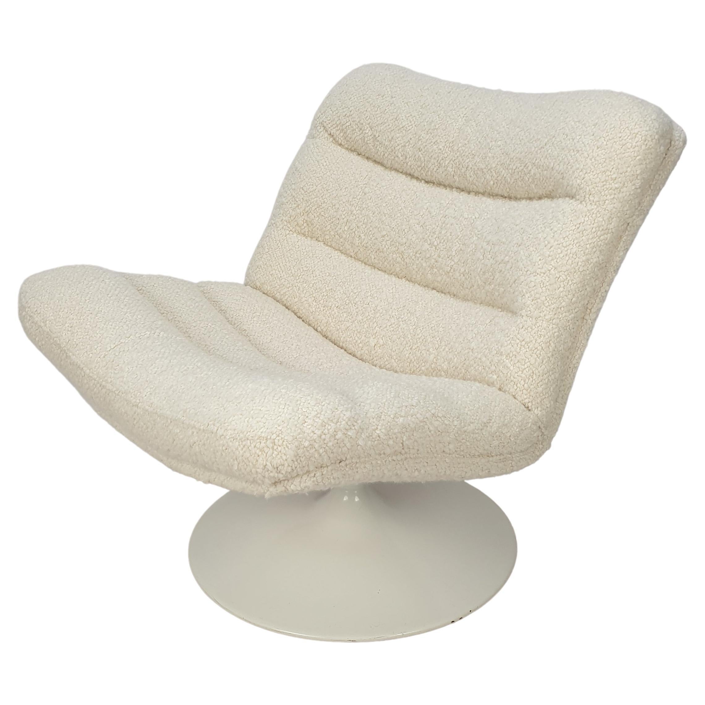 Geoffrey Harcourt F588 Swivel Lounge Chair for Artifort at 1stDibs