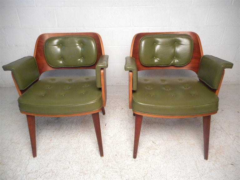 Midcentury Armchairs by Taylor Chair Co., a Pair at 1stDibs | taylor ...