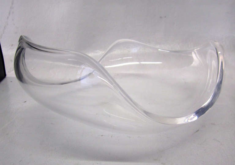 Mid-Century "Astrolite" Lucite Bowl by Ritts of Los Angeles at 1stDibs