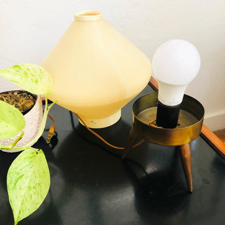 Mid Century Beehive Table Lamp For Sale at 1stDibs