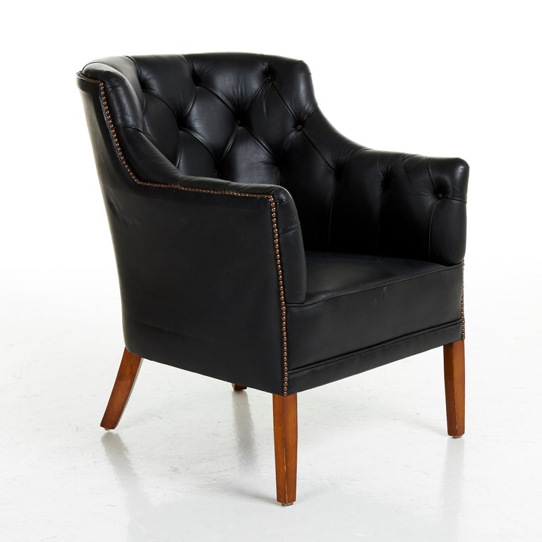 Mid Century Black Leather Armchair For Sale at 1stDibs
