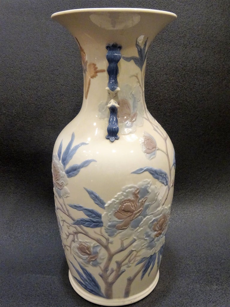 Midcentury Blue and White Lladro Spanish Porcelain Vase in Oriental ...