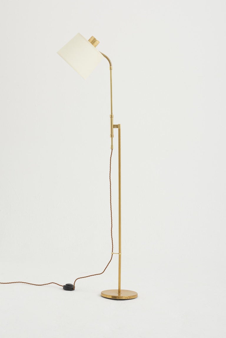 Midcentury Brass Reading Floor Lamp For Sale at 1stDibs