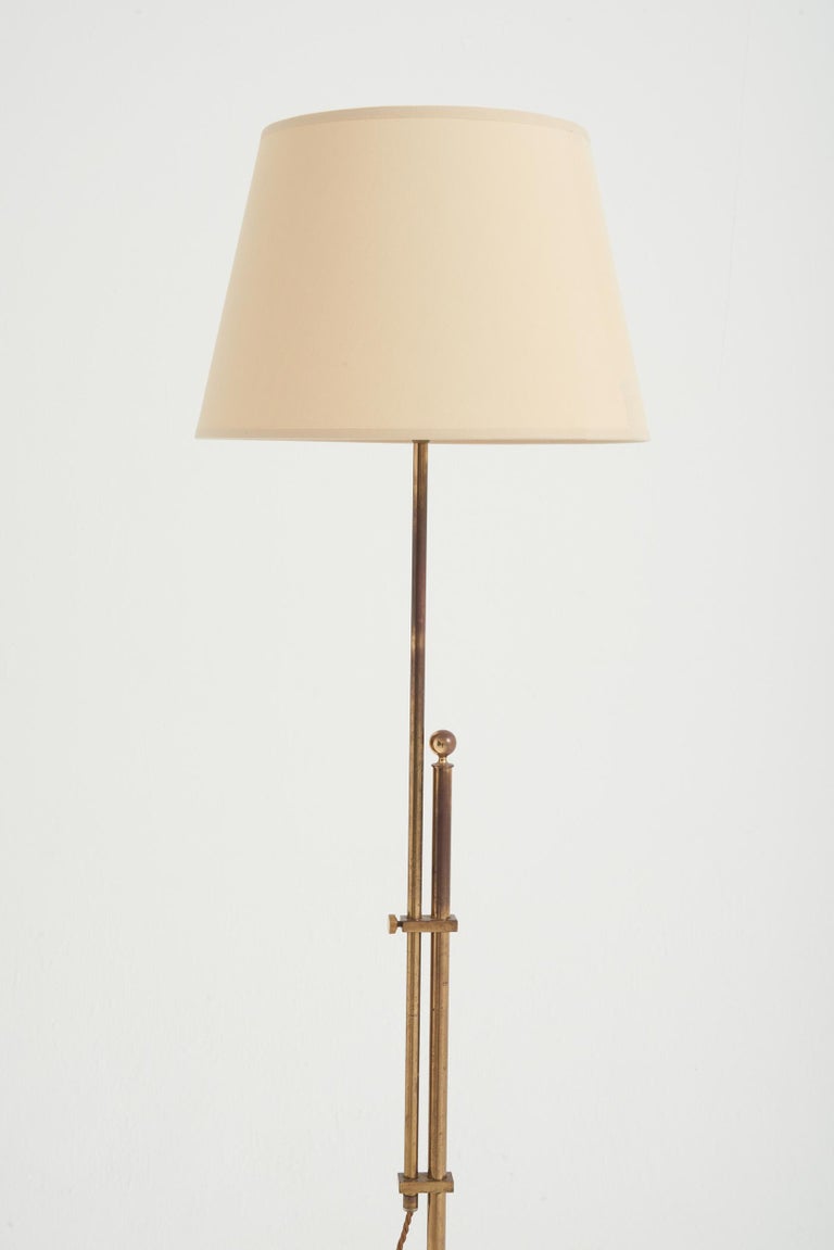 Mid-Century Brass Telescopic Floor Lamp For Sale at 1stDibs