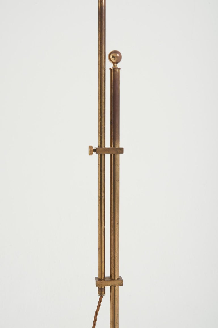 Mid-Century Brass Telescopic Floor Lamp For Sale at 1stDibs