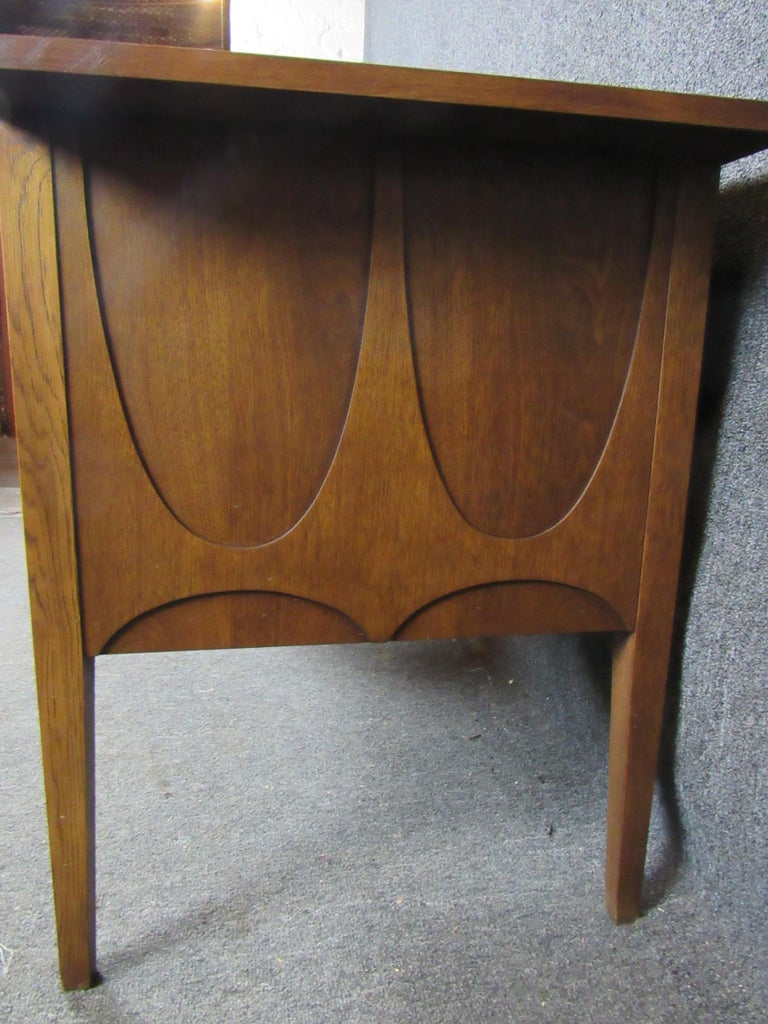 Midcentury Broyhill Brasilia Walnut Desk For Sale at 1stDibs