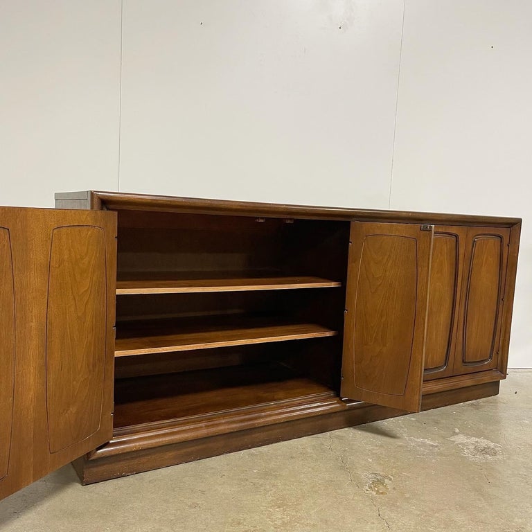 Mid Century Broyhill Emphasis Sideboard For Sale at 1stDibs