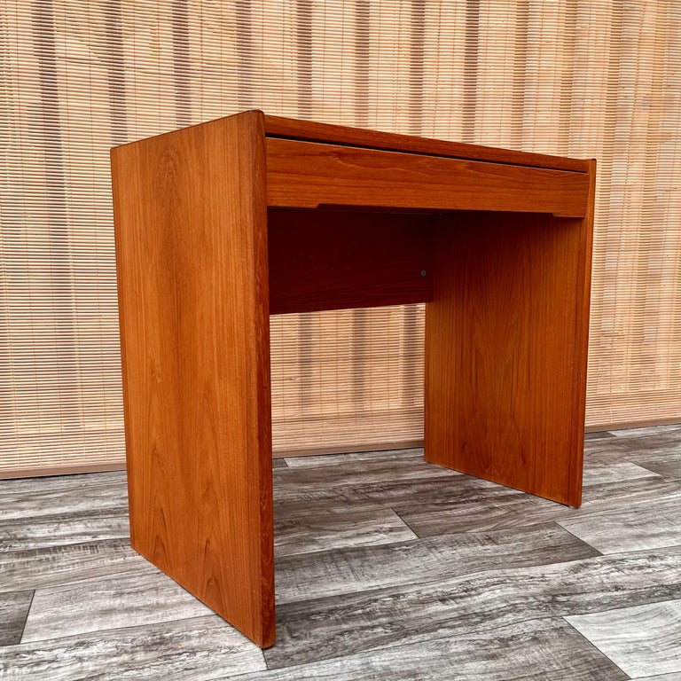 Mid-Century Danish Modern Compact Secretary Desk For Sale at 1stDibs