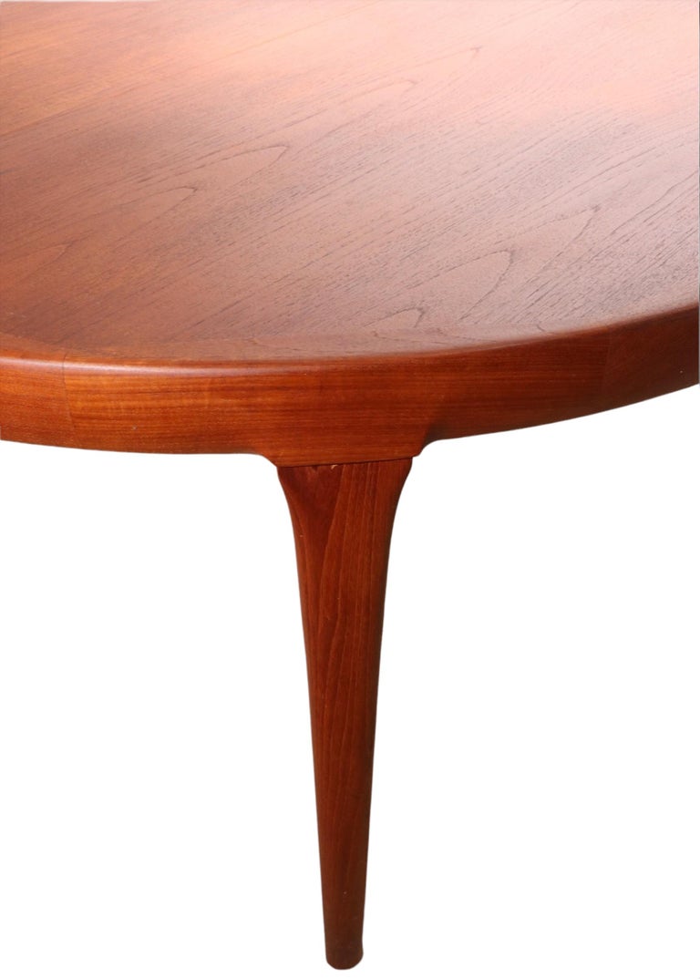 Mid-Century Danish Modern Dining Table by Kofod, Larsen for Faarup Mobelfabrik For Sale at 1stDibs