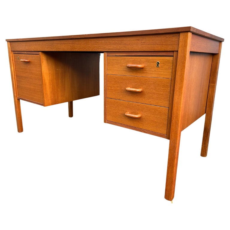 Mid Century Danish Modern Teak Knee Hole 4 Drawer Desk with Key For ...
