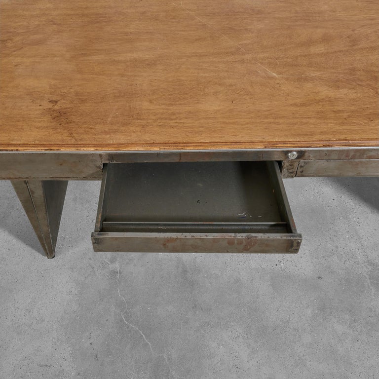 Mid Century Desk / Table For Sale at 1stDibs
