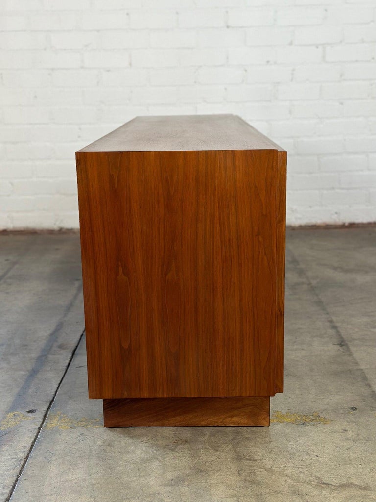 Midcentury Dresser by John Keal for Brown and Saltman For Sale at 1stDibs