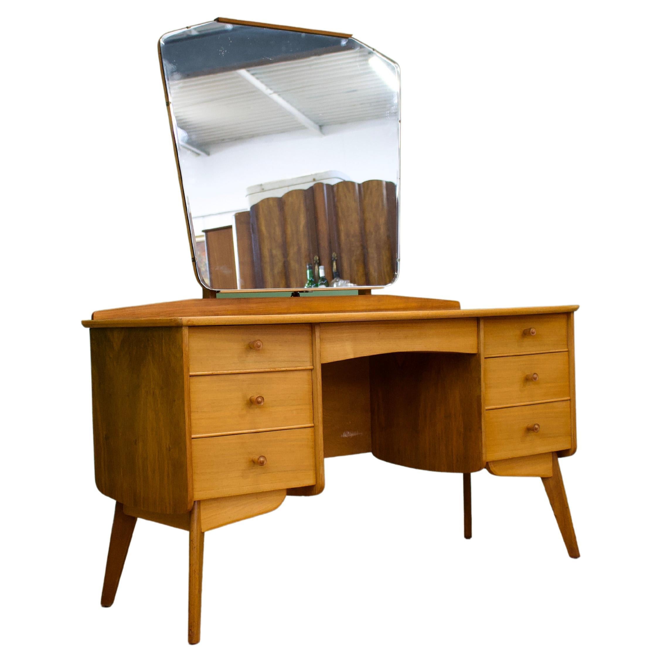 Midcentury Dressing Table in Walnut by Alfred COX for Heals, 1950s at ...