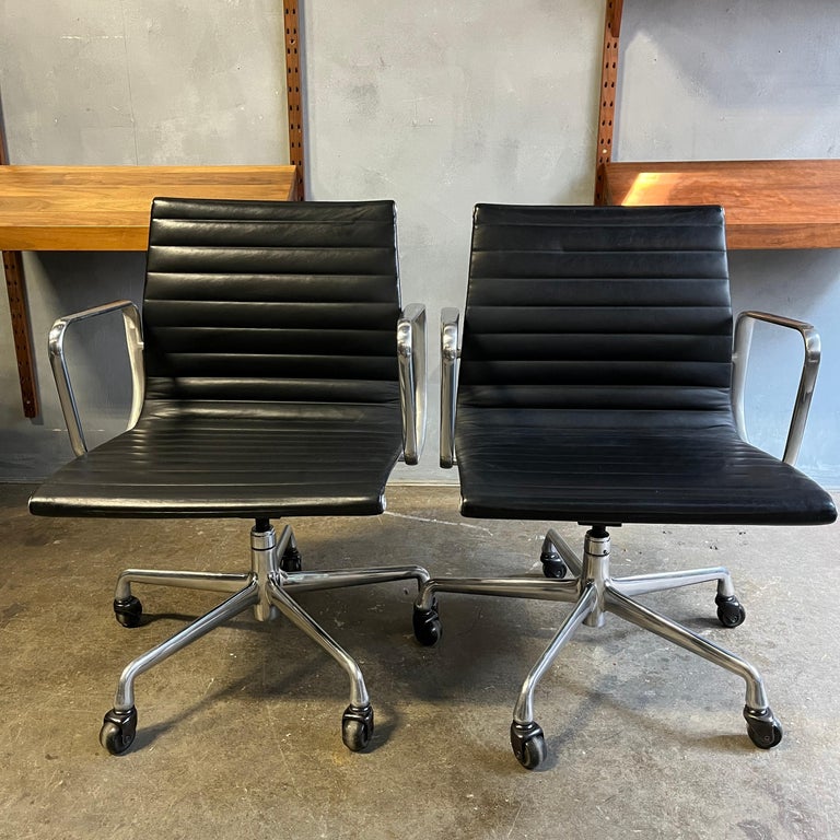 Mid-Century Eames Aluminium Group Management Chairs for Herman Miller ...