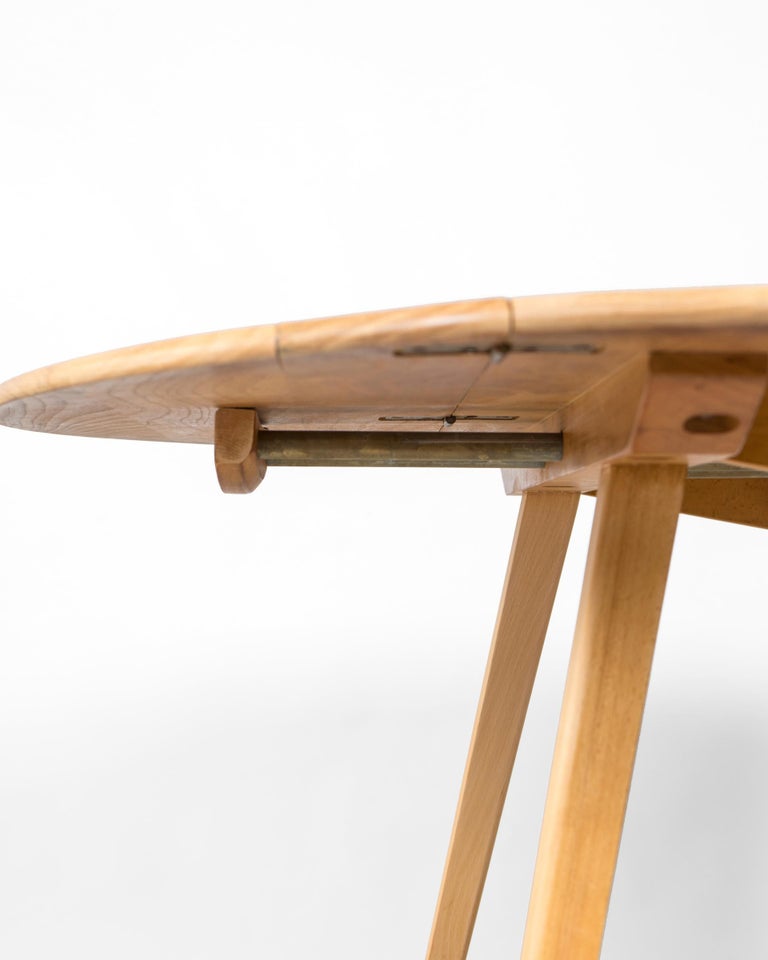 Mid Century Elm and Beech Round Dining Table by L. Ercolani for Ercol ...