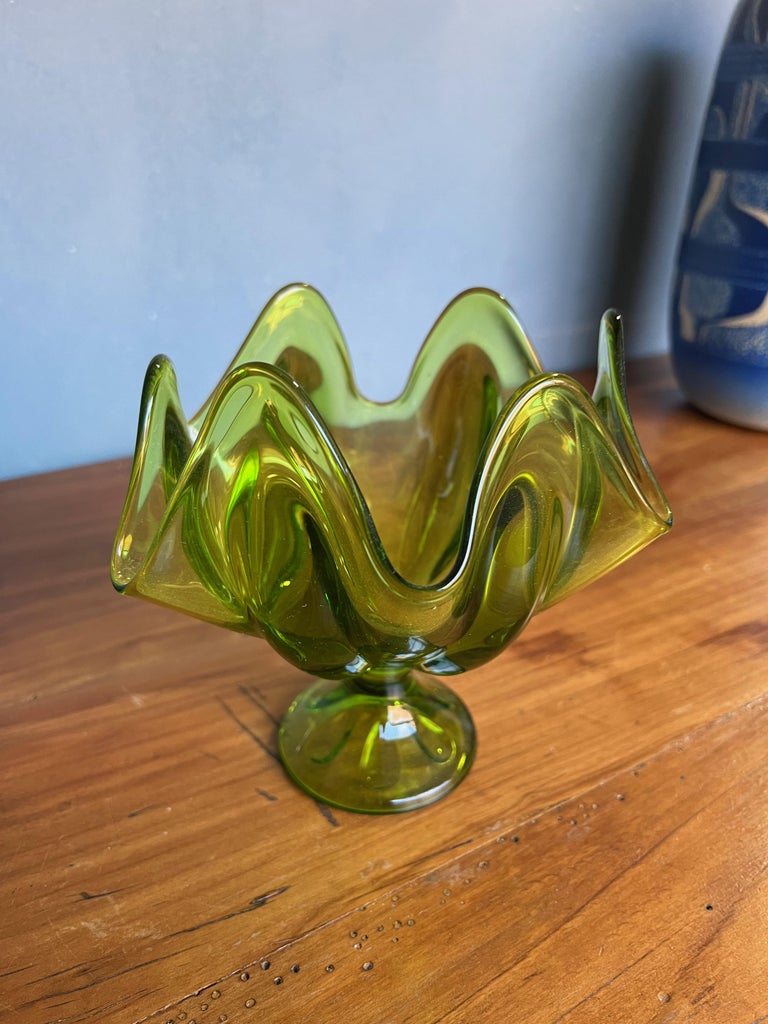 Mid-Century Emerald Green Footed Dish For Sale at 1stDibs