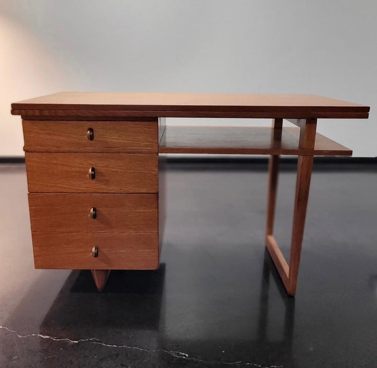 Mid Century Expandable Desk at 1stDibs | expandable desk table ...