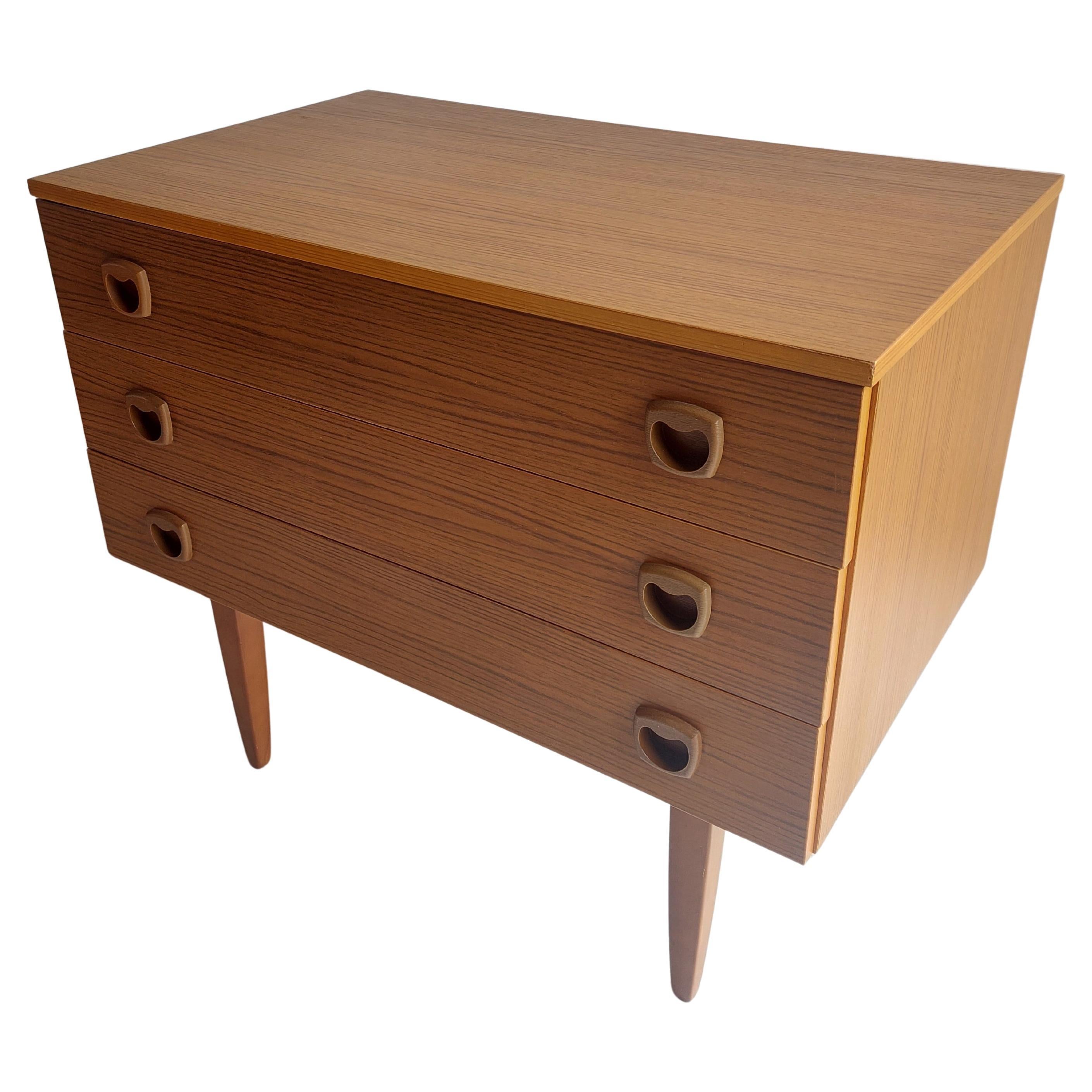 Mid Century Formica Teak effect Chest Of Drawers, 1960s For Sale at 1stDibs