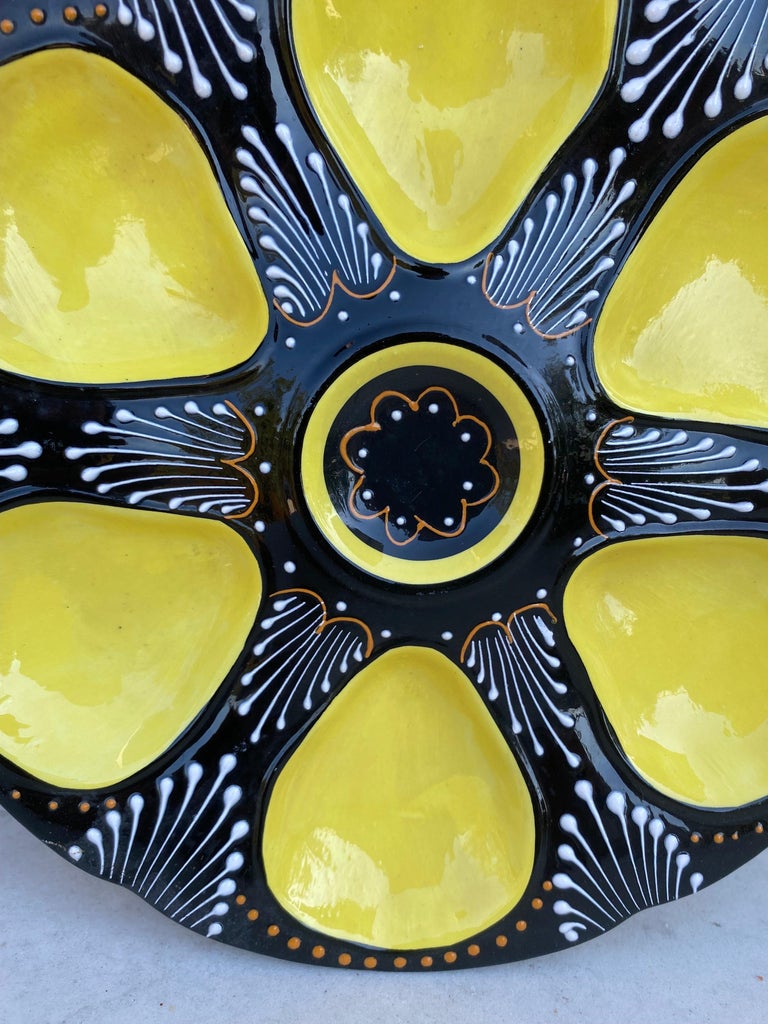 Mid-Century French Faience Quimper Yellow Oyster Plate For Sale at 1stDibs