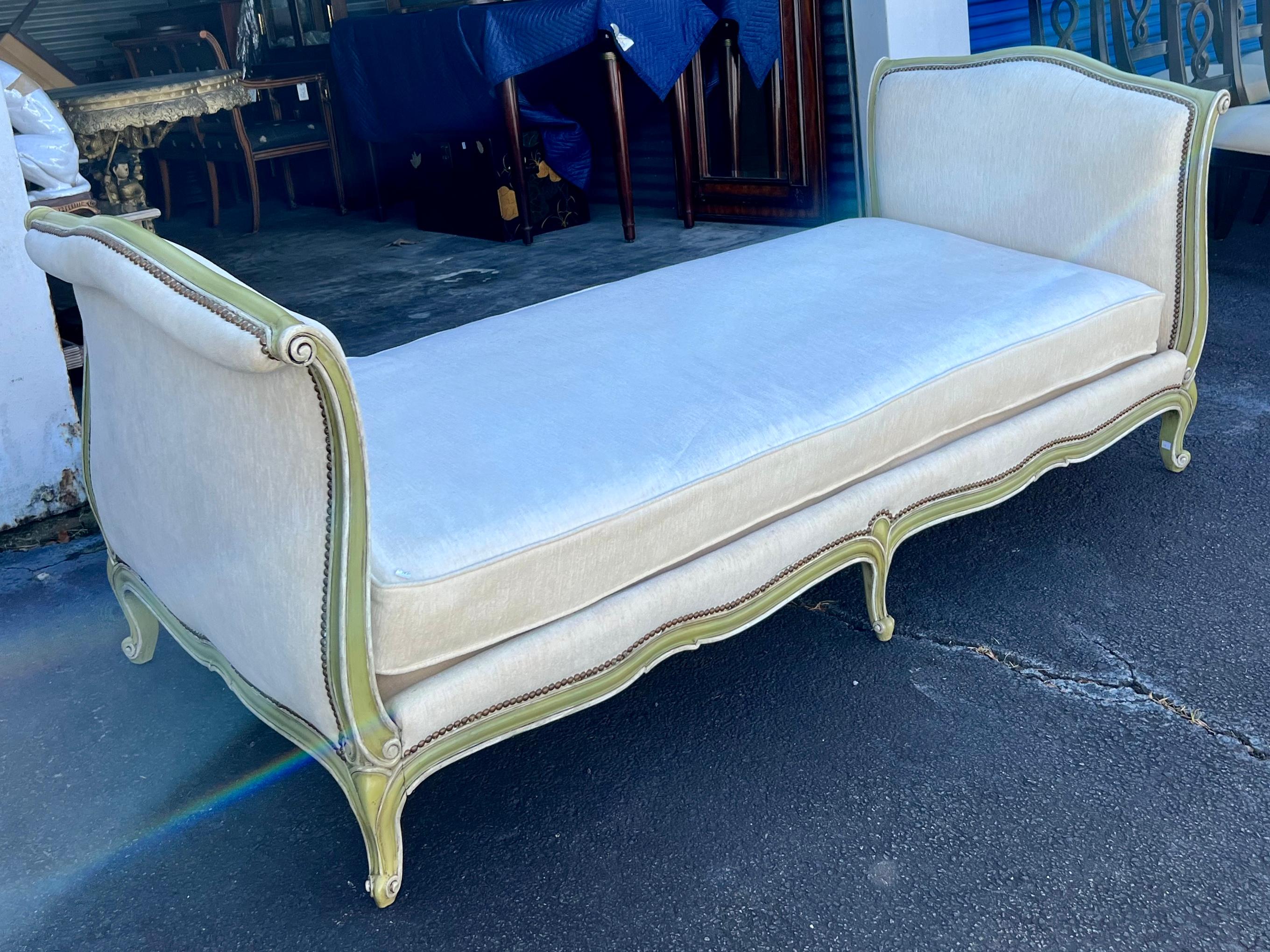 Mid-Century French Style Carved Green Painted Daybed / Chaise For Sale ...