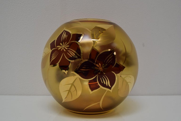 Mid-century Glass Vase, 1970's. For Sale at 1stDibs