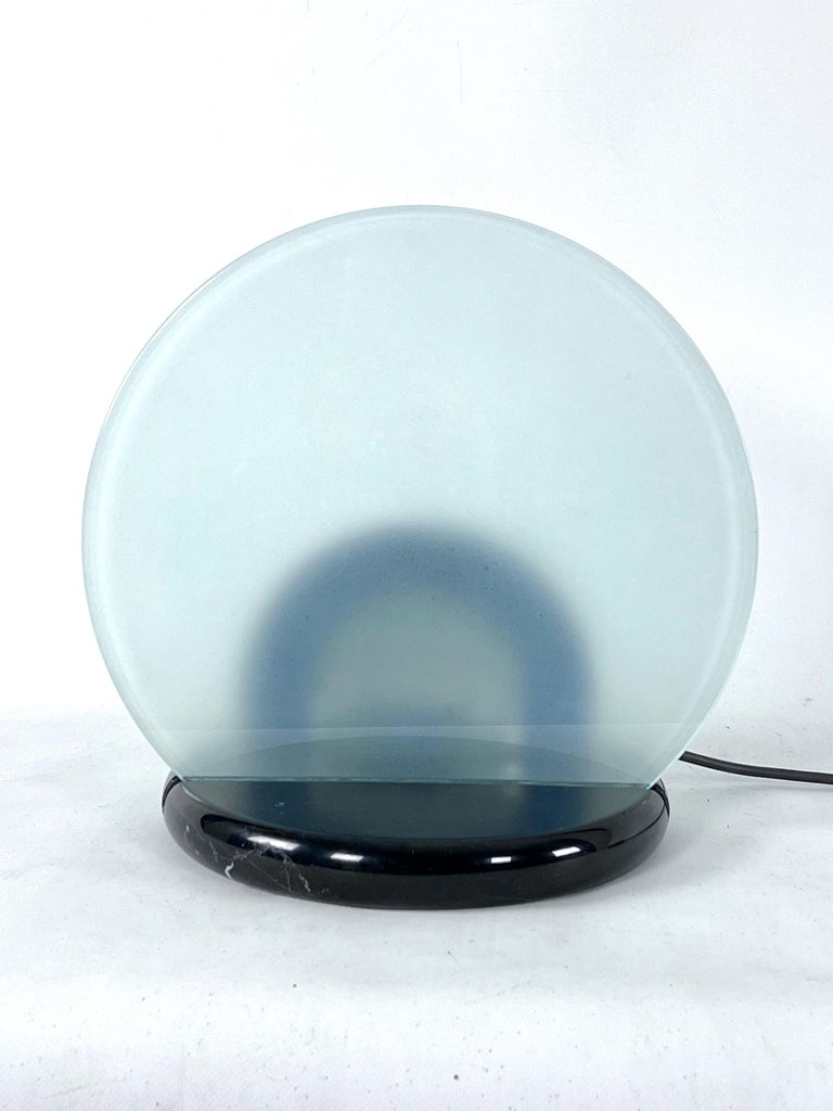 Midcentury Gong Table Lamp in Marble and Glass by Bruno Gecchelin for ...
