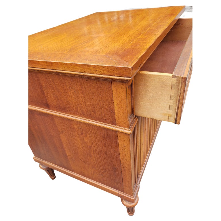 Mid-Century Henredon Custom Folio One Fruitwood Bedside Tables, a Pair ...