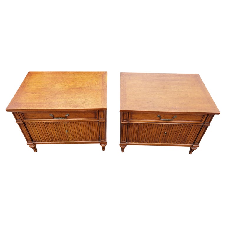 Mid-Century Henredon Custom Folio One Fruitwood Bedside Tables, a Pair ...