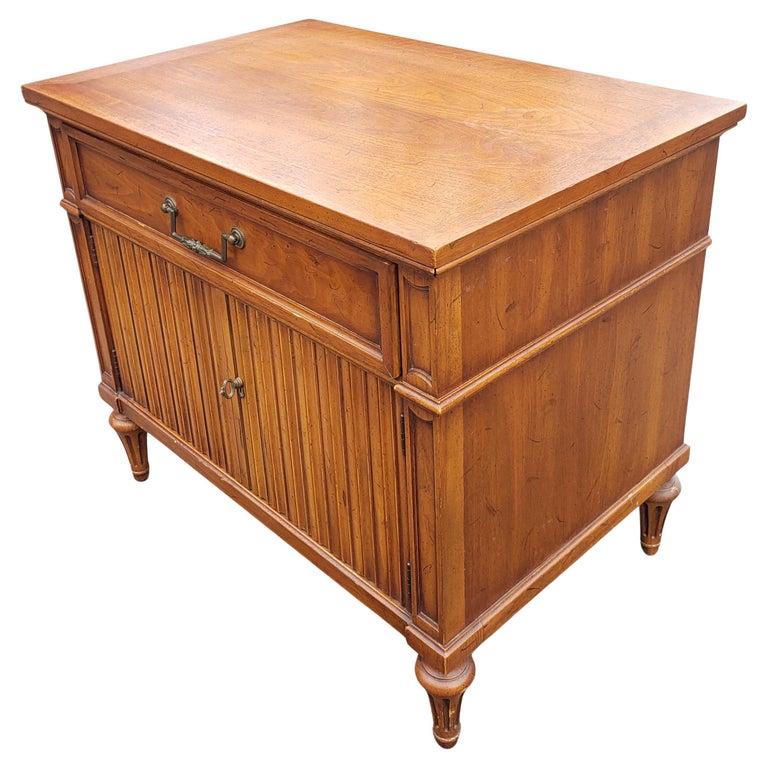 Mid-Century Henredon Custom Folio One Fruitwood Bedside Tables, a Pair ...